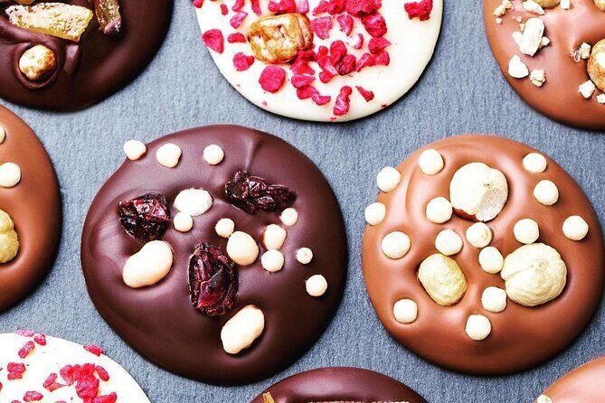 1.5h Belgian Chocolate Workshop in Brussels (bean to bar) - The Experience in Action