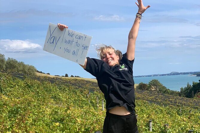 1.5h Waiheke Guided Scenic Tour in our Electric Van - Who Should Book This Tour?