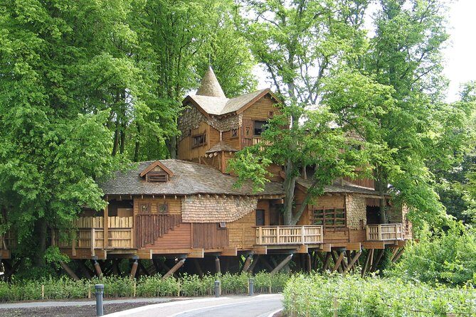 1 Day Alnwick Castle, Holy Island & Scottish Borders - Real Insights from Reviews