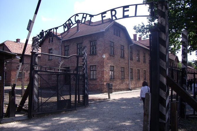 1 Day Trip Auschwitz-Birkenau Memorial and Museum Guided Tour from Krakow - Seamless Pickup and Transport