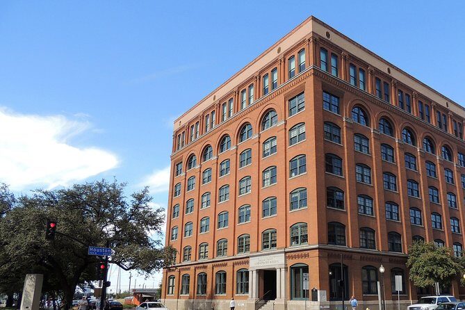 1-Hour JFK Assassination Walking Tour - Detailed Breakdown of the Itinerary