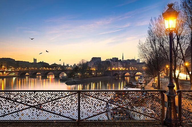 1 Hour Paris Illuminated Evening Sightseeing Cruise - FAQ