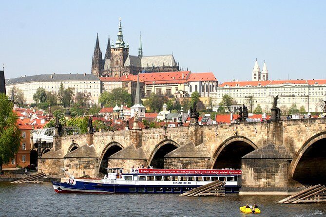 1 hour Prague Panoramic Vltava River sightseeing Cruise - The Experience in Detail