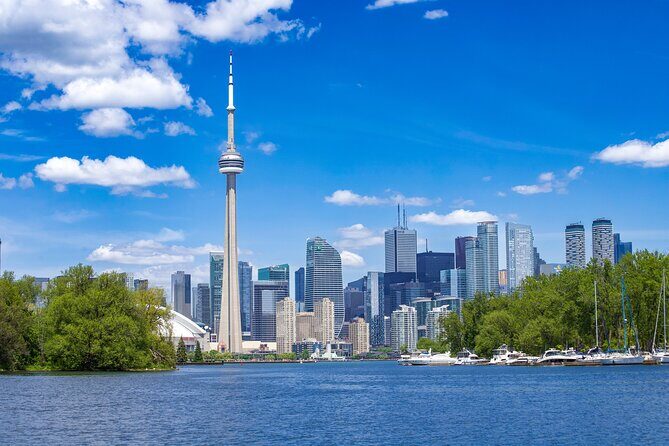 1-Hour Toronto Harbour Tour with Live Narration - An In-Depth Look at the Toronto Harbour Tour