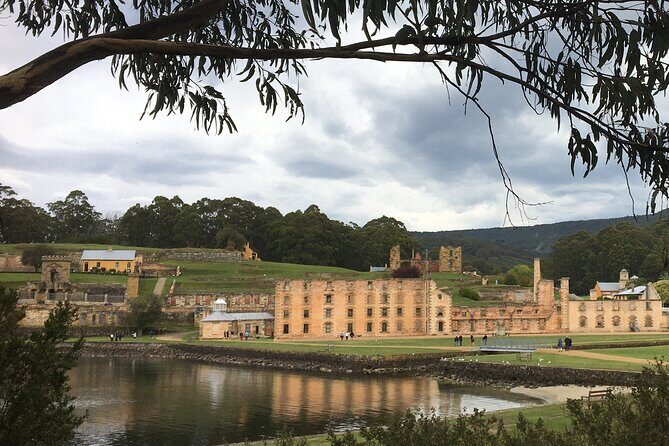 10 Days Ultimate Guided Tour of Tasmania - Comfort Tour - Who Is This Tour Best For?