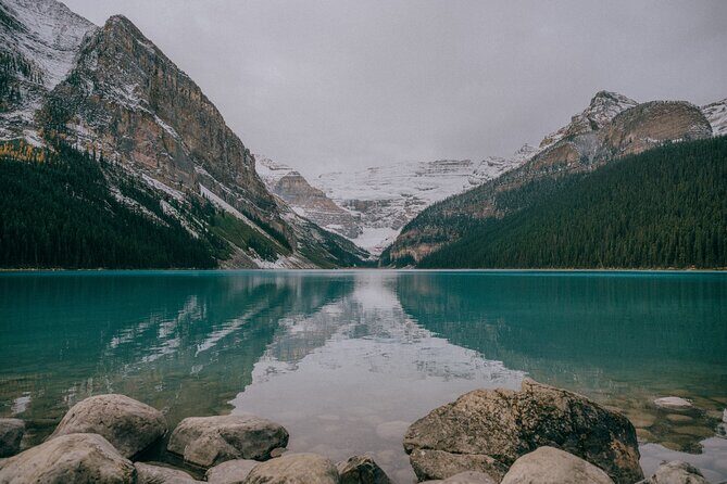 10 Hours Private Tour From Calgary: Lake Louise and Moraine Lake - Key Points