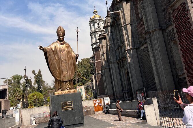 100% private tour in Guadalupe's Basilica with transport - Cultural and Spiritual Significance