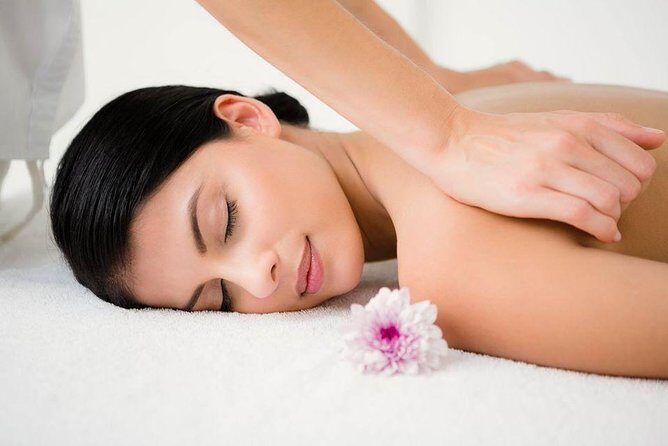 120 minutes Full Body Relaxing Massage + Head Massage + Feet Massage For Couples - Who Should Book This Experience?