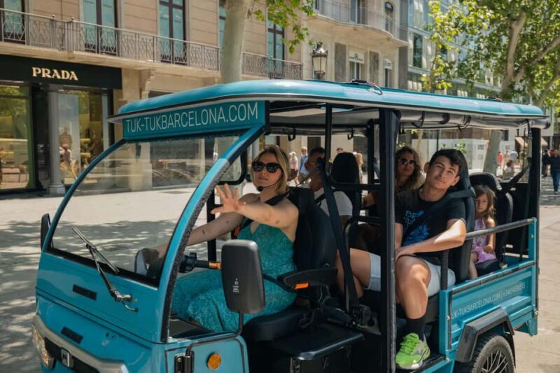 1,5-Hour Barcelona City & Beach Private Tuk-Tuk Tour - Who Should Consider This Tour?