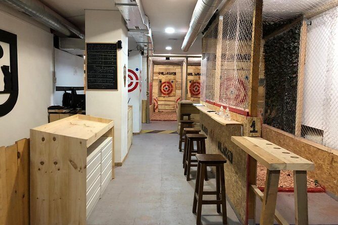 1h Ax Throw - What to Expect During the 1-Hour Axe Throw Experience