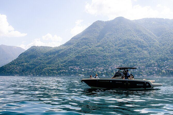 1H Private Cruise Lake Como Tender Yacht Invictus 6 pax - An In-Depth Look at the Lake Como Yacht Experience