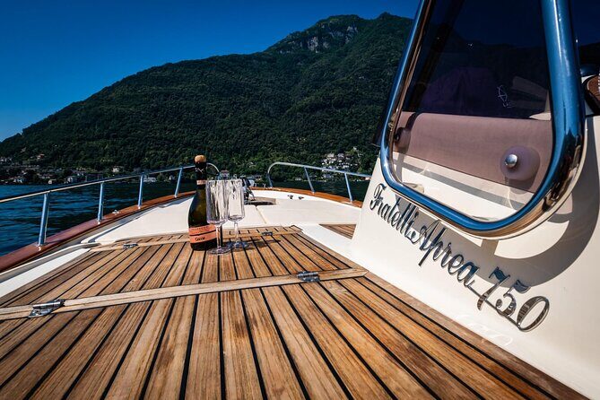 1H Private Cruise on a beautiful wooden speedboat on Lake Como - The Sum Up