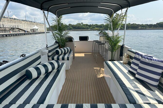 1h-Relaxing day or sunset cruise in Montreal - Key Points