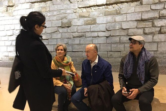 1h30 - Louvre Highlights optional 'families with kids' - Eng/Esp - FAQs