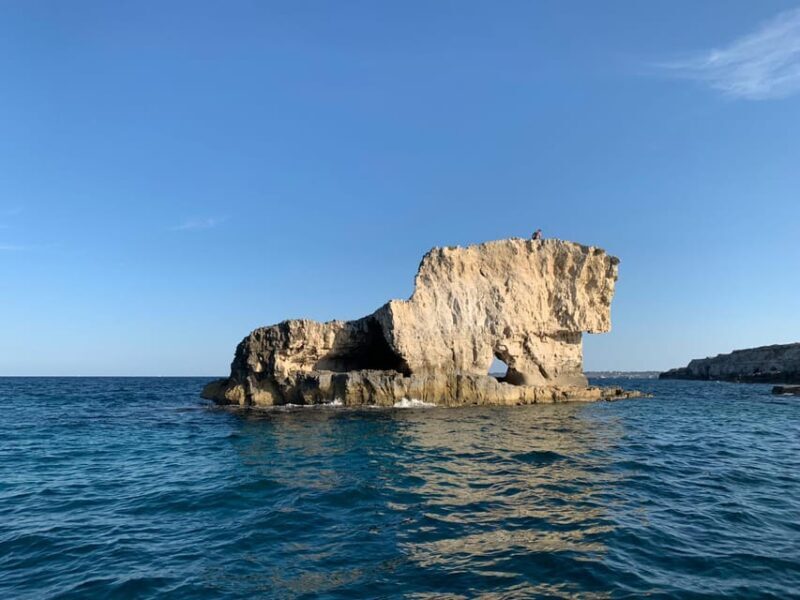 2.5-HOUR BOAT TOUR ORTIGIA+SEA CAVES+PILLIRINA+FRUIT DRINK - Practical Details: Value, Price, and Booking