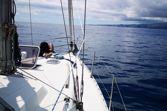 2.5h Sunset Navigation with Azorean appetizers and Wine - Exploring the Sunset Navigation Tour in Detail