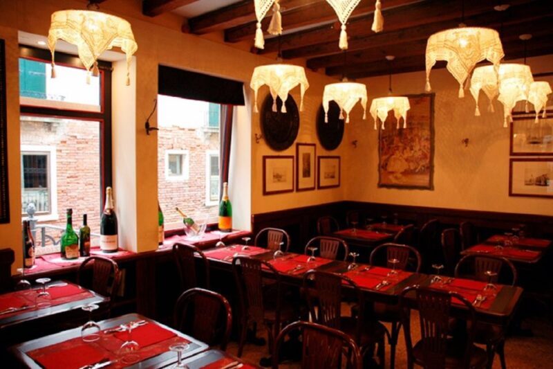 2-Course Dinner in a Typical Venetian Restaurant - An In-Depth Look at the Venetian Dinner Experience