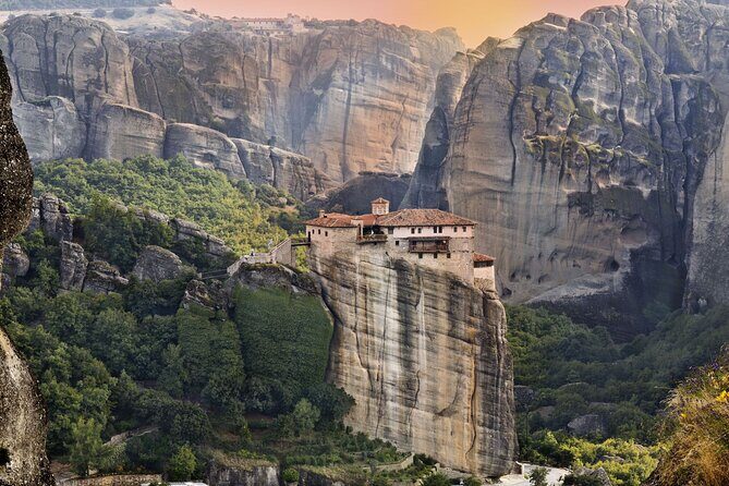 2-Day Delphi Meteora Tour From Athens - Transportation and Logistics: What to Expect