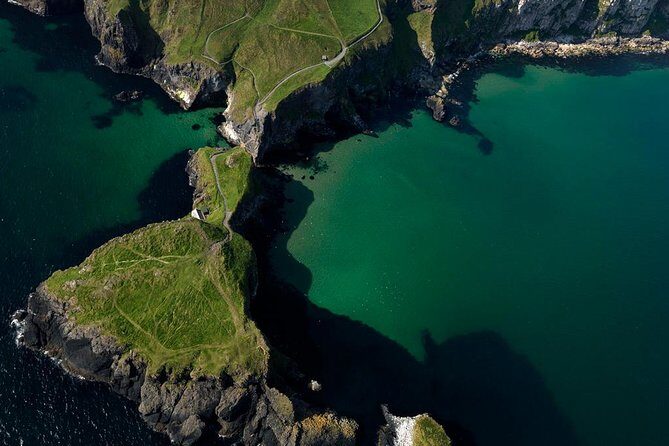 2-Day Northern Ireland Tour from Dublin Including Belfast and Giants Causeway - Transportation and Group Size