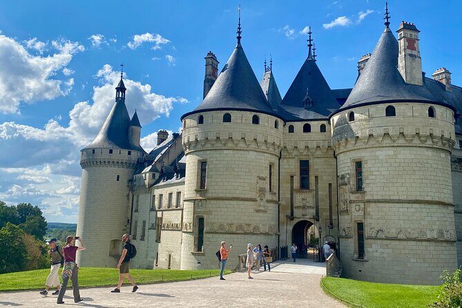 2-day Private Top 6 Loire Castles Live Guided tour from Paris - Key Points