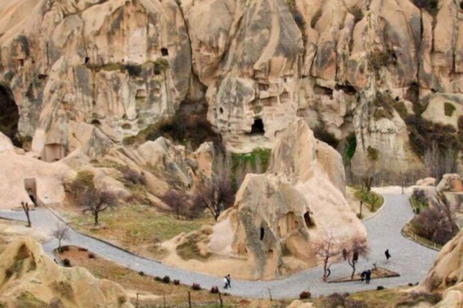 2-Day Tour in Cappadocia with Pick Up - Guides and Group Dynamics