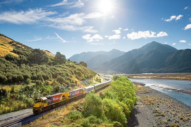 2 Day TranzAlpine Train & Glaciers: Christchurch to Queenstown - Key Points
