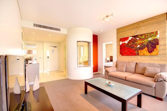 2-Day Yarra Valley Wine Tour with Luxury Vineyard Resort Stay - Key Points