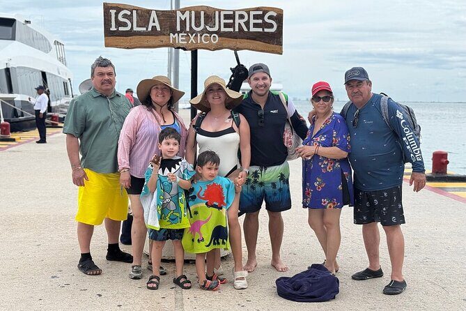 2 EN 1 Isla Mujeres Catamaran with Open Bar from Cancun - Key Points