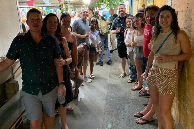 2 Hour and 30 Minutes Walking Tour in 5 De Diciembre - Key Points