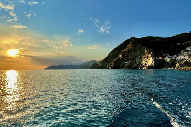 2-Hour Boat Tour at sunset in the Cinque Terre with Pesto tasting and focaccia - Key Points