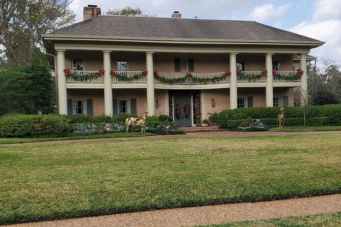 2 Hour December Holiday Lights Tour - An In-Depth Look at the Houston Holiday Lights Tour