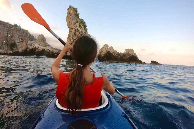 2 Hour Kayak Tour on the Taormina Coast - Key Points