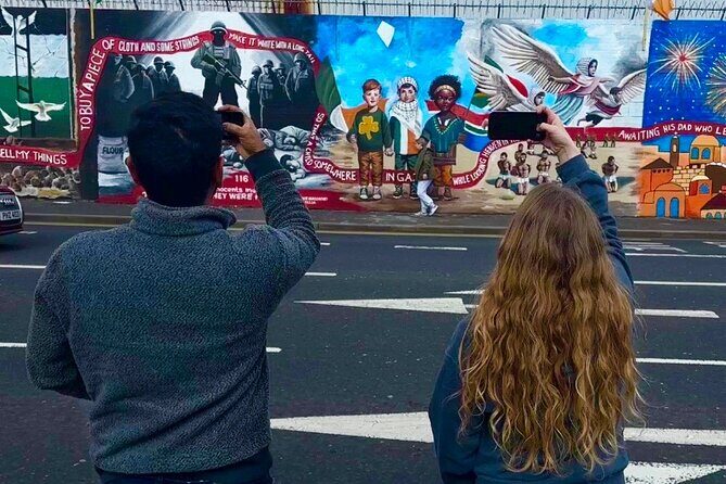 2 Hour Private Belfast Taxi Cab Tour of Troubles & Peace walls - FAQ