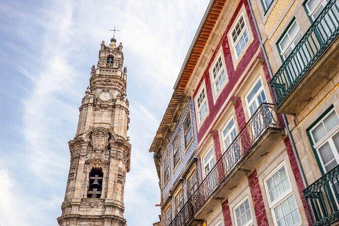 2 Hour Private Tuktuk Tour in Porto to Monastery and Cellars - Key Points