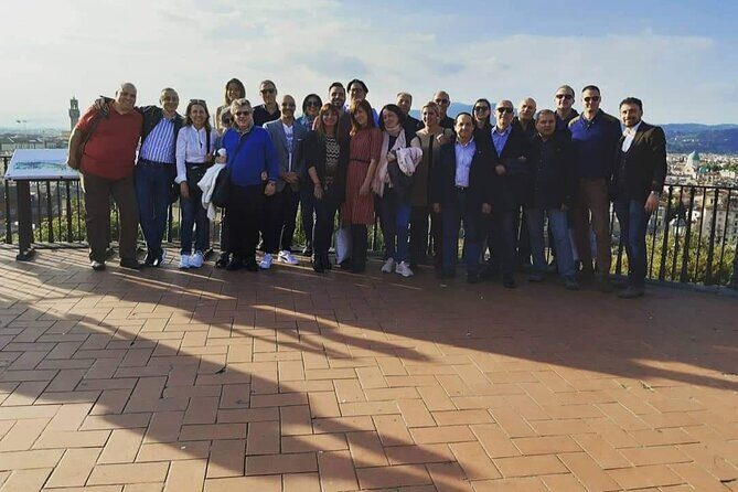 2-Hour Private Walking Tour with Local Guides in Florence - Meeting Points and Logistics