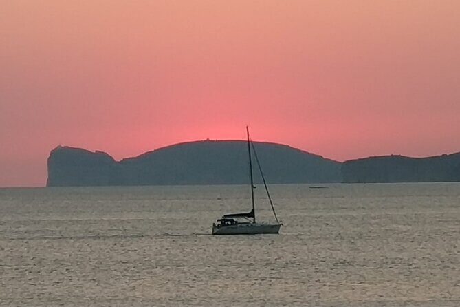 2-hour sunset tour by sailboat with aperitif. - Key Points