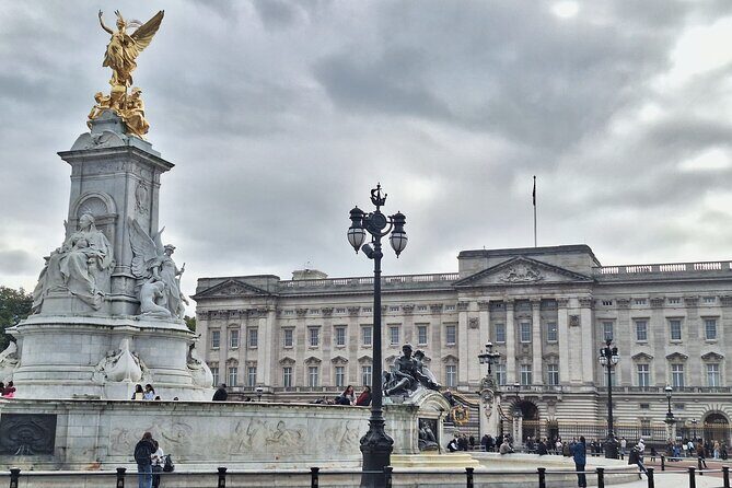 2 Hour Walking Tour from Buckingham Palace to Big Ben - A Closer Look at the Itinerary
