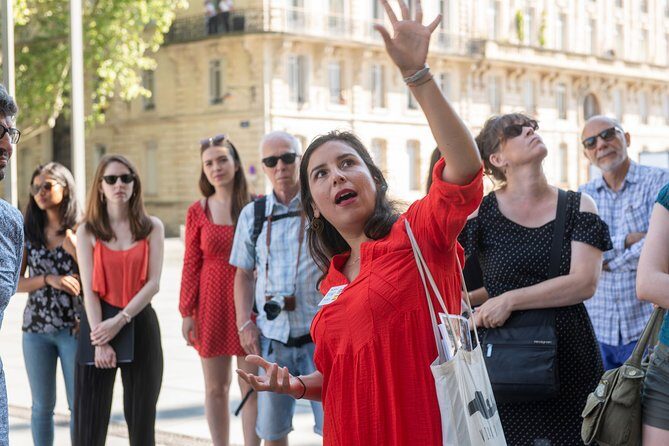 2-Hour Walking Tour of the Citys Iconic Sights and History - What to Expect on the Tour