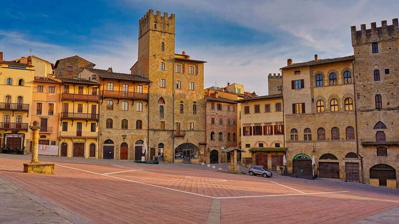 2 hours Arezzo group walking tour - Key Points