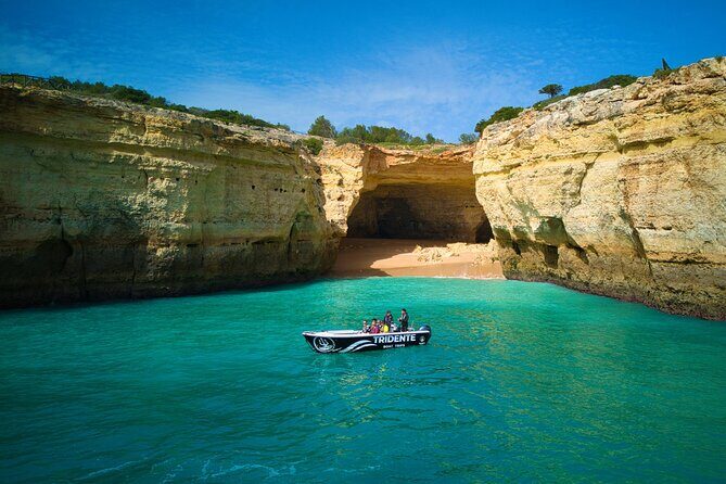 2 Hours Boat Private Tour to Benagil Caves - Key Points