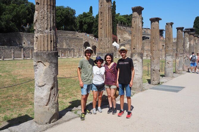 2 Hours Pompeii Group Tour with Archaeologist Guide and Skip the Line - Key Points