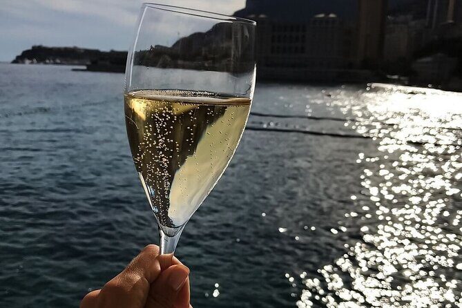 2 Hours Private Boat Tour Como - The Sum Up