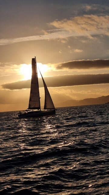 2 hours sunset sailing in a sailboat in Platja d'Aro - Key Points