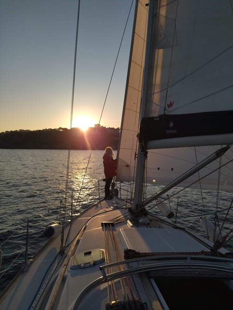 2 hours sunset sailing in a sailboat in Platja d'Aro - FAQs