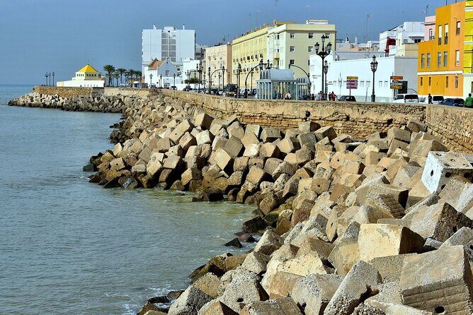 2 Hours Tour around Cádiz: History, anecdotes and curiosities - Practical Tips for Your Tour