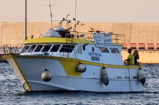 2 hours tour on boat to Polignano a mare - The Sum Up