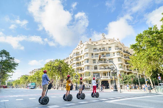 2,5h Barcelona Gaudí Segway Tour - A Deep Dive into the Barcelona Gaudí Segway Experience
