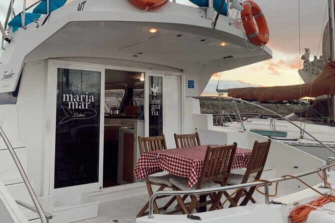 2H Lisbon Private Luxury Catamaran Tour with Welcome Drink - What to Expect from the Lisbon Catamaran Tour