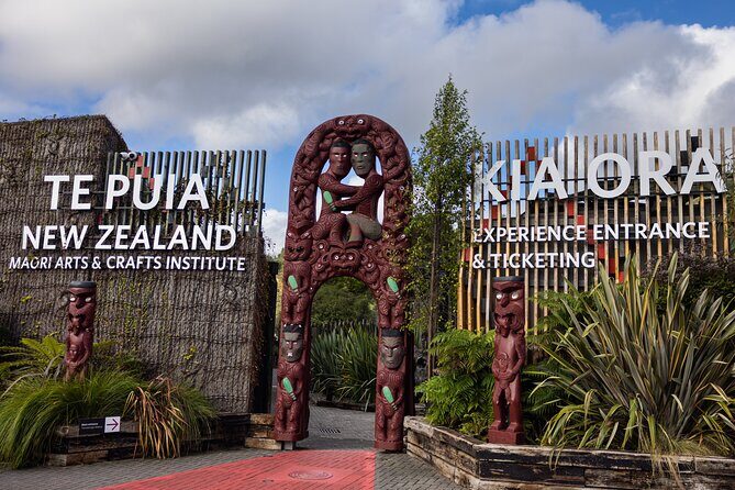 3 Day Hobbiton Rotorua Waiotapu Taupo and Waitomo Caves Tour - FAQs