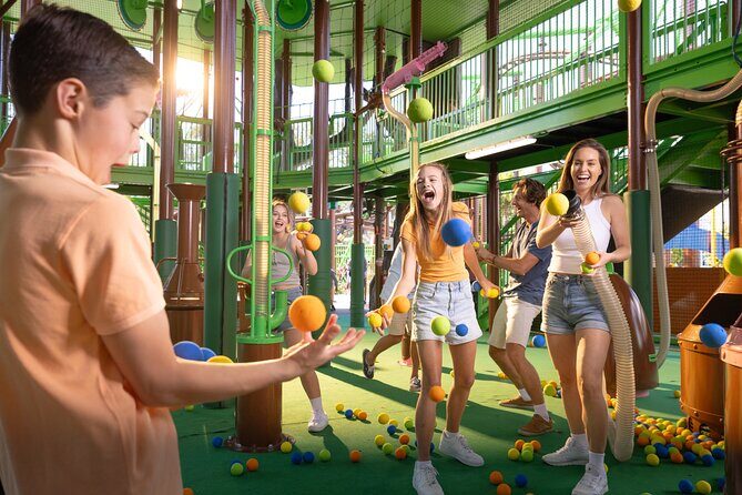 3-Day Unlimited Dreamworld, WhiteWater World & SkyPoint Ticket - WhiteWater World: Splashing into Fun